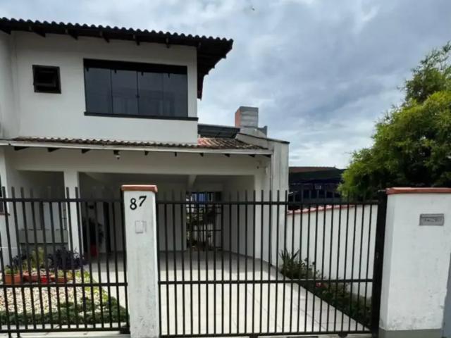 Casa / Sobrado para Venda em Joinville/SC Bom Retiro 2 Quartos