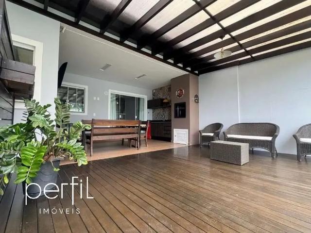 Casa / Sobrado para Venda em Joinville/SC Bom Retiro 3 Quartos