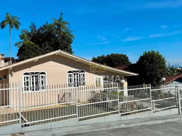 Casa / Sobrado para Venda em Joinville/SC Bom Retiro 3 Quartos