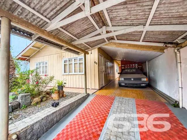 Casa / Sobrado para Venda em Joinville/SC Bom Retiro 3 Quartos
