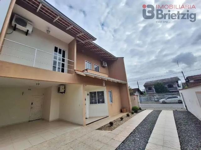 Casa / Sobrado para Venda em Joinville/SC Bom Retiro 3 Quartos