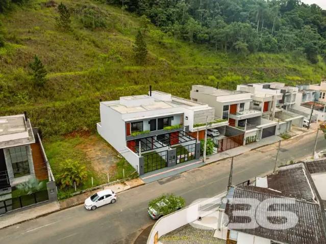 Casa / Sobrado para Venda em Joinville/SC Bom Retiro 3 Quartos