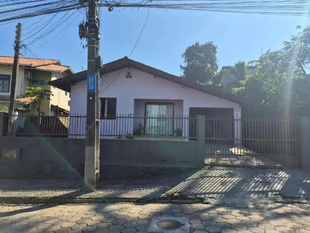 Casa / Sobrado para Venda em Joinville/SC Bom Retiro 3 Quartos