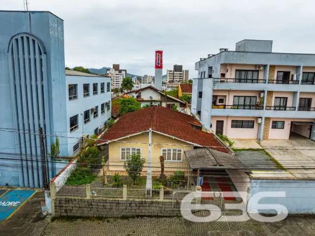 Casa / Sobrado para Venda em Joinville/SC Bom Retiro 3 Quartos