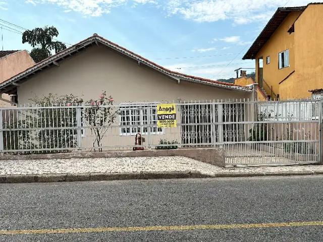 Casa / Sobrado para Venda em Joinville/SC Bom Retiro 3 Quartos