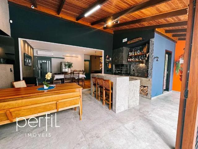 Casa / Sobrado para Venda em Joinville/SC Bom Retiro 3 Quartos