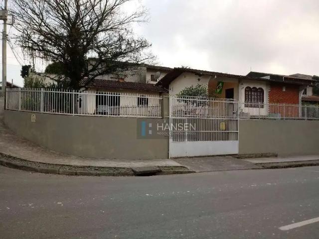 Casa / Sobrado para Venda em Joinville/SC Bom Retiro 3 Quartos
