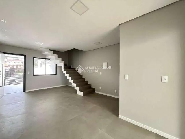 Casa / Sobrado para Venda em Joinville/SC Bom Retiro 3 Quartos