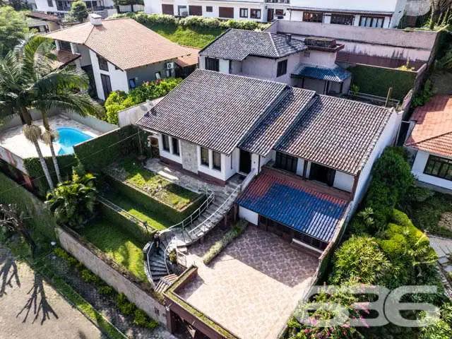 Casa / Sobrado para Venda em Joinville/SC Bom Retiro 4 Quartos