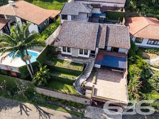 Casa / Sobrado para Venda em Joinville/SC Bom Retiro 4 Quartos