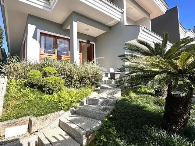 Casa / Sobrado para Venda em Joinville/SC Bom Retiro 4 Quartos
