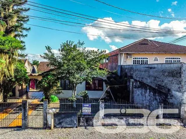 Casa / Sobrado para Venda em Joinville/SC Boa Vista 1 Quartos