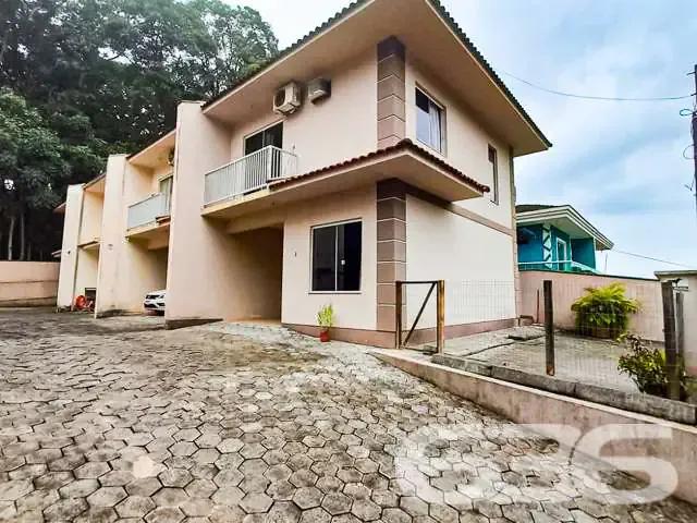 Casa / Sobrado para Venda em Joinville/SC Boa Vista 2 Quartos