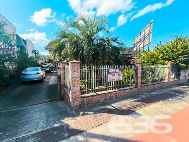Casa / Sobrado para Venda em Joinville/SC Boa Vista 4 Quartos