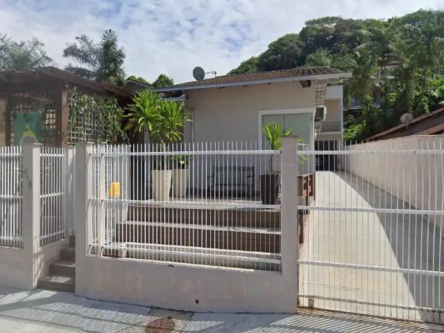 Casa / Sobrado para Venda em Joinville/SC Boa Vista 4 Quartos