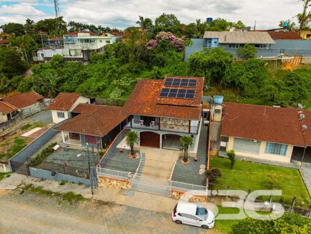 Casa / Sobrado para Venda em Joinville/SC Boehmerwald 4 Quartos