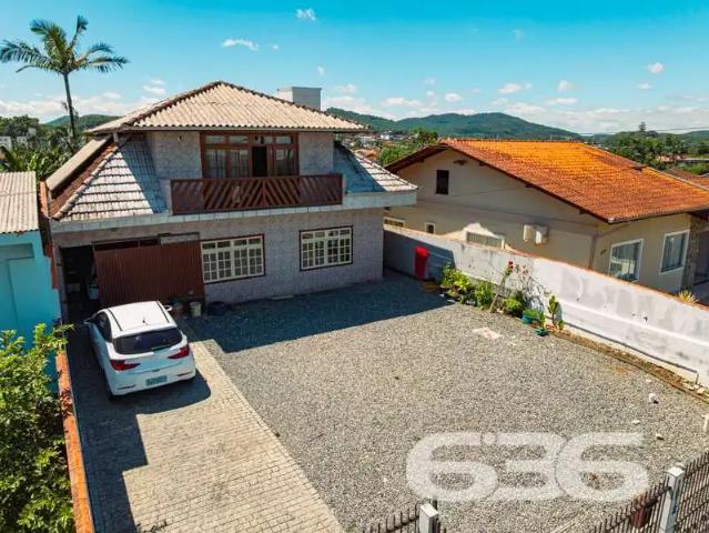 Casa / Sobrado para Venda em Joinville/SC Boehmerwald 4 Quartos