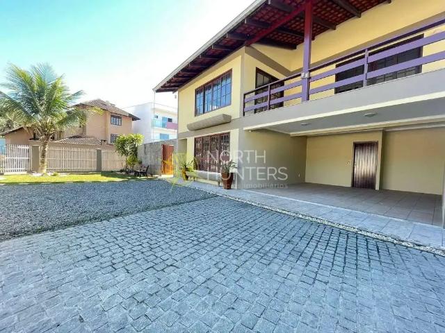 Casa / Sobrado para Venda em Joinville/SC Boehmerwald 6 Quartos