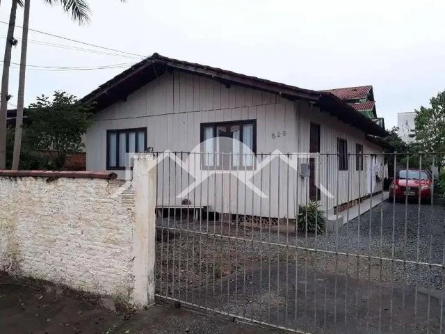 Casa / Sobrado para Venda em Joinville/SC Boehmerwald 3 Quartos