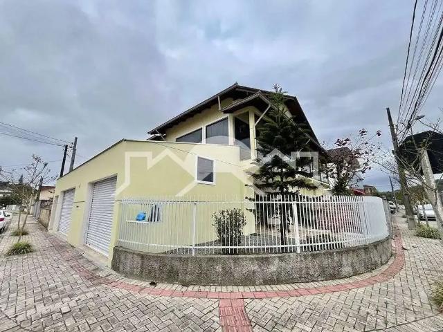 Casa / Sobrado para Venda em Joinville/SC Boehmerwald 3 Quartos