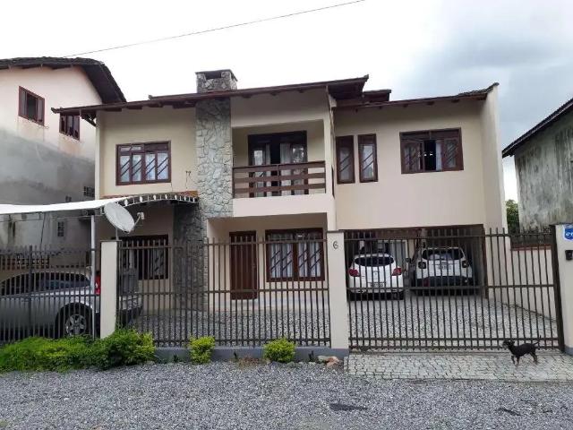 Casa / Sobrado para Venda em Joinville/SC Bucarein 4 Quartos