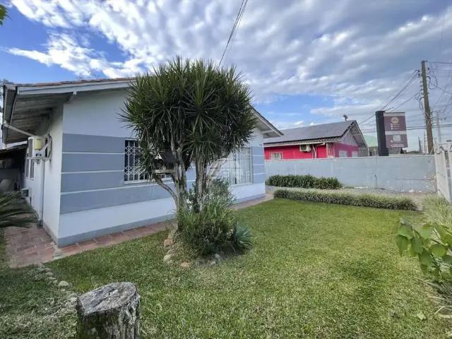 Casa / Sobrado para Venda em Joinville/SC Bucarein 4 Quartos