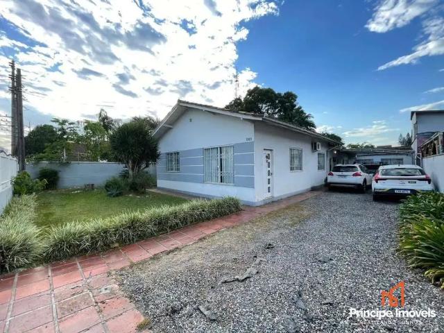 Casa / Sobrado para Venda em Joinville/SC Bucarein 4 Quartos