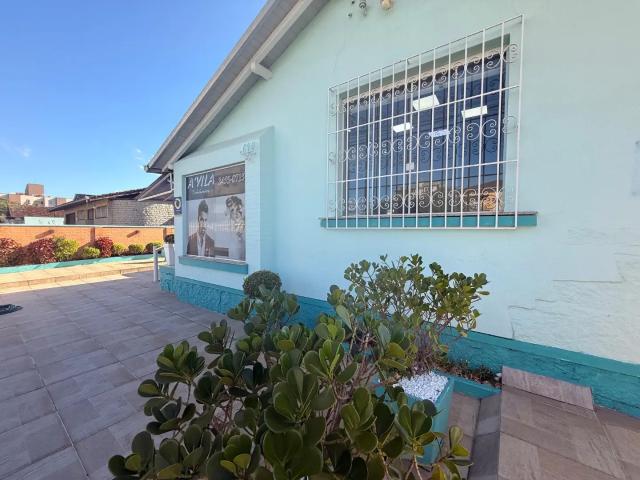 Casa / Sobrado para Venda em Joinville/SC Bucarein 5 Quartos