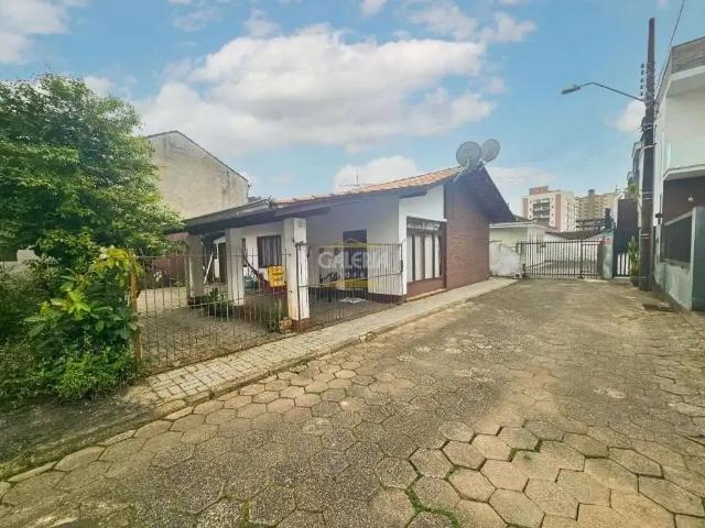 Casa / Sobrado para Venda em Joinville/SC Bucarein 3 Quartos