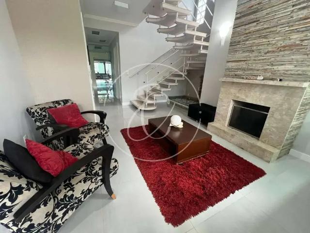 Casa / Sobrado para Venda em Joinville/SC Comasa 4 Quartos