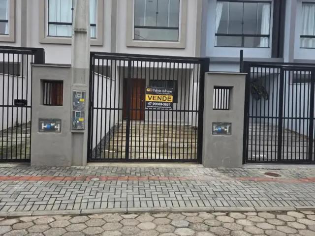 Casa / Sobrado para Venda em Joinville/SC Costa e Silva 3 Quartos