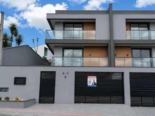 Casa / Sobrado para Venda em Joinville/SC Costa e Silva 3 Quartos