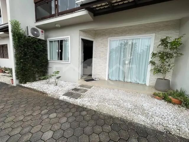 Casa / Sobrado para Venda em Joinville/SC Costa e Silva 3 Quartos