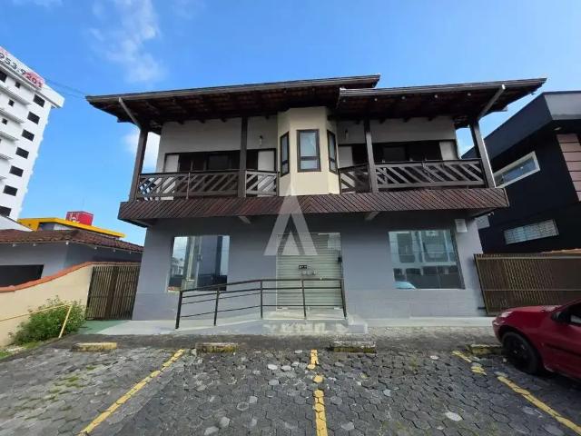 Casa / Sobrado para Venda em Joinville/SC Costa e Silva 3 Quartos