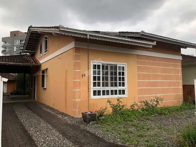 Casa / Sobrado para Venda em Joinville/SC Costa e Silva 3 Quartos