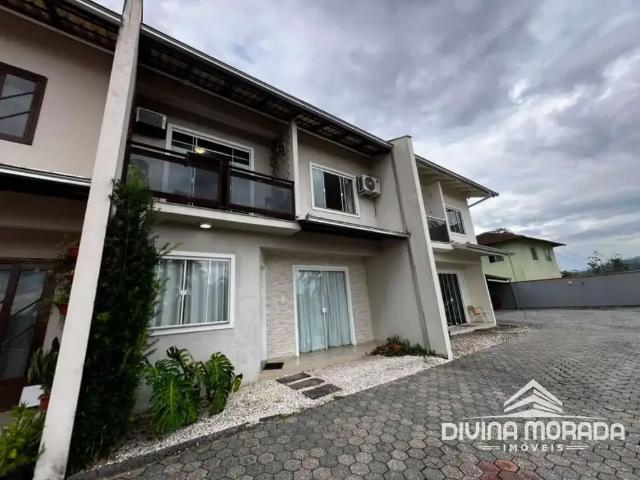 Casa / Sobrado para Venda em Joinville/SC Costa e Silva 3 Quartos
