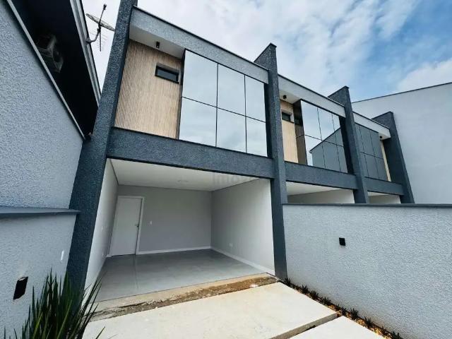 Casa / Sobrado para Venda em Joinville/SC Costa e Silva 3 Quartos