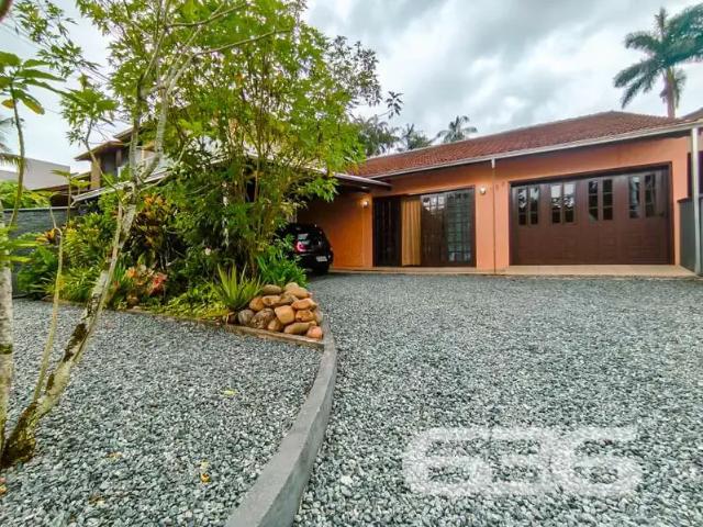 Casa / Sobrado para Venda em Joinville/SC Costa e Silva 3 Quartos