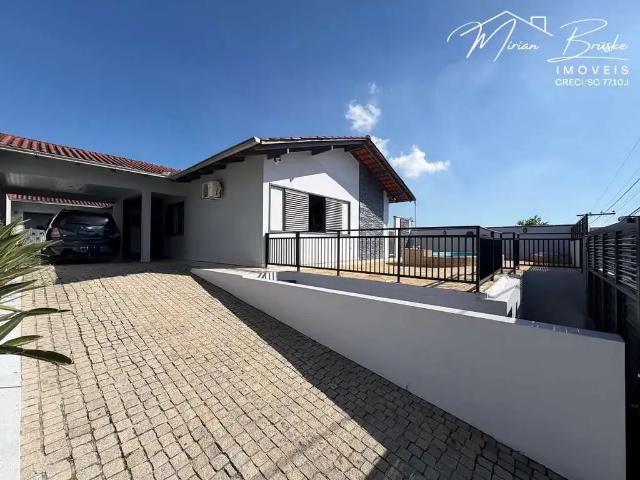 Casa / Sobrado para Venda em Joinville/SC Costa e Silva 3 Quartos
