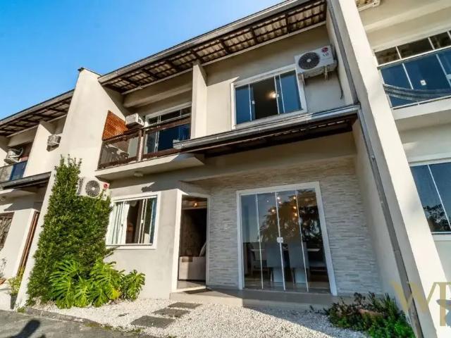 Casa / Sobrado para Venda em Joinville/SC Costa e Silva 3 Quartos