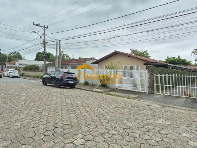 Casa / Sobrado para Venda em Joinville/SC Costa e Silva 4 Quartos