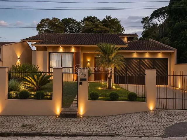 Casa / Sobrado para Venda em Joinville/SC Costa e Silva 4 Quartos