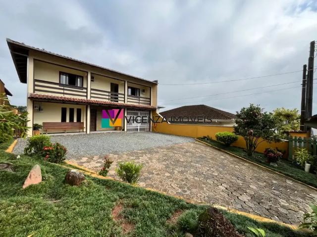 Casa / Sobrado para Venda em Joinville/SC Costa e Silva 4 Quartos