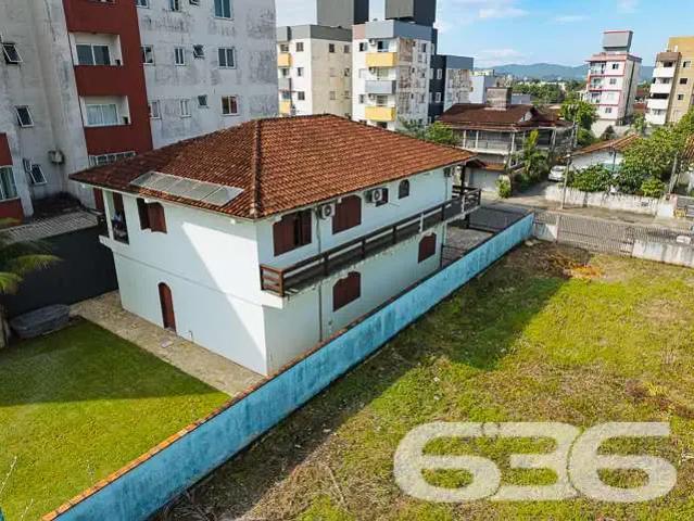Casa / Sobrado para Venda em Joinville/SC Costa e Silva 4 Quartos