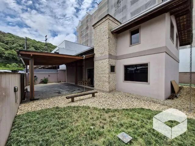 Casa / Sobrado para Venda em Joinville/SC Costa e Silva 4 Quartos