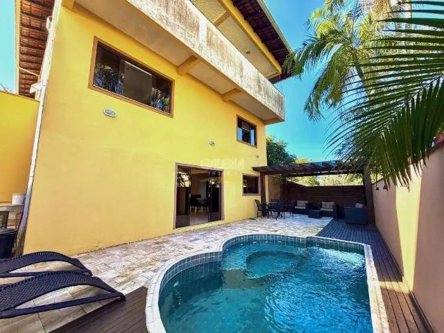 Casa / Sobrado para Venda em Joinville/SC Costa e Silva 5 Quartos