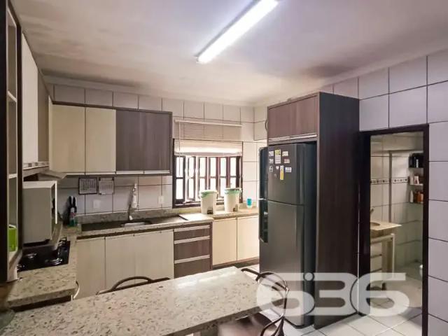 Casa / Sobrado para Venda em Joinville/SC Espinheiros 4 Quartos