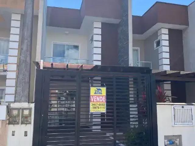 Casa / Sobrado para Venda em Joinville/SC Espinheiros 2 Quartos