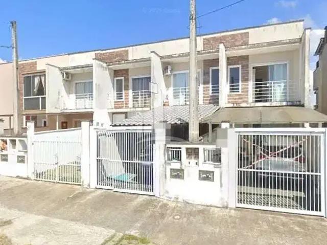 Casa / Sobrado para Venda em Joinville/SC Espinheiros 2 Quartos