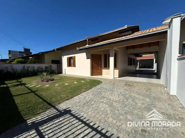 Casa / Sobrado para Venda em Joinville/SC Espinheiros 2 Quartos